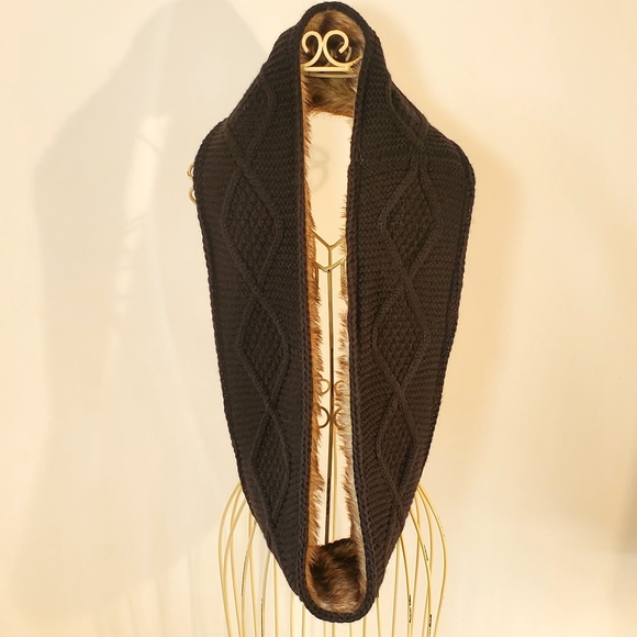 Angela & William | Accessories | Angela William Infinity Reversible ...